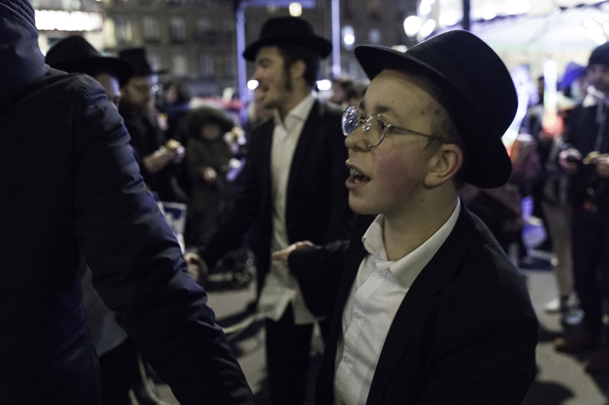 PREMIÈRE BOUGIE DE LA FÊTE DE HANOUKA (Eric Broncard) | hanslucas.com